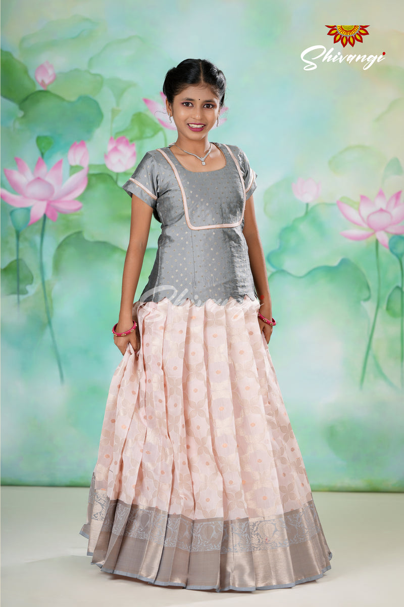 Light Pink Vanji kodi Pattu Pavadai | Langa Designs
