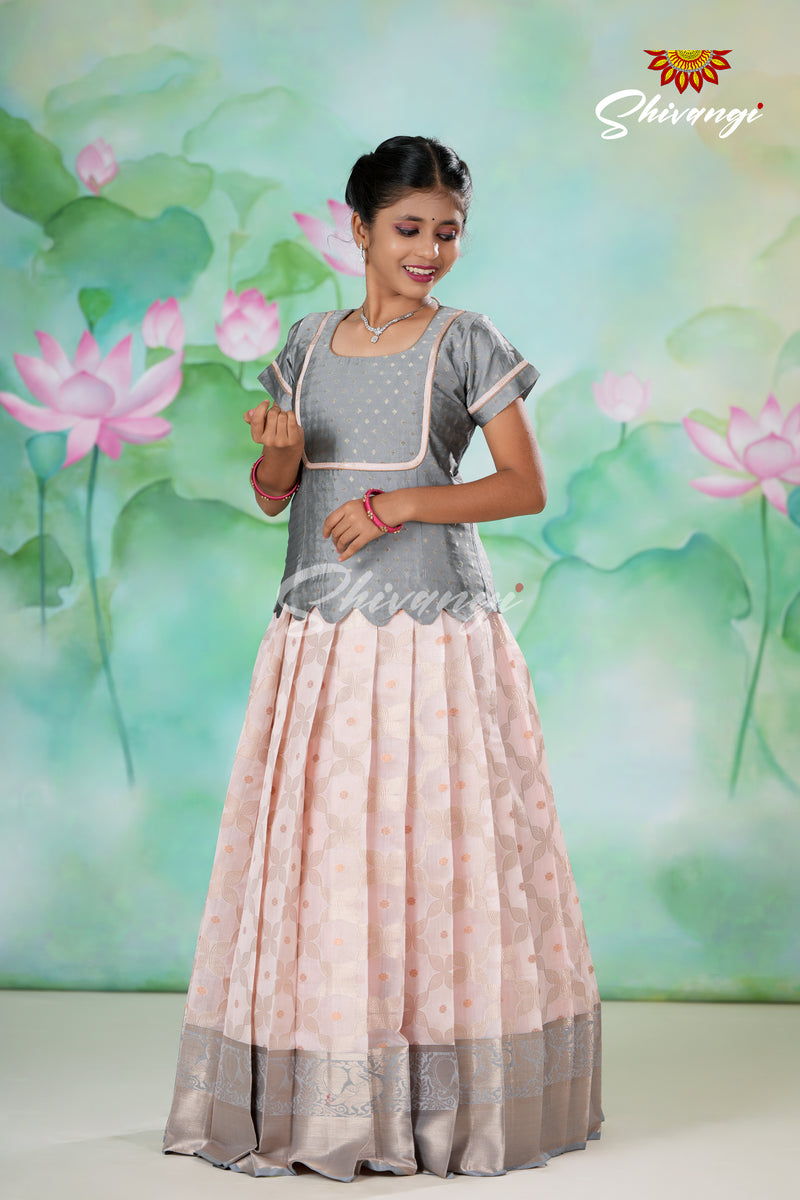 Light Pink Vanji kodi Pattu Pavadai | Langa Designs